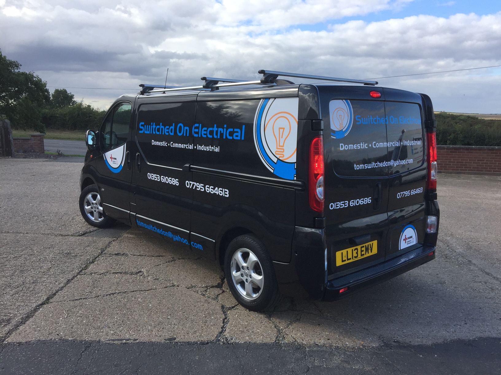 Switched On Electrical van graphics - Universal Graphix