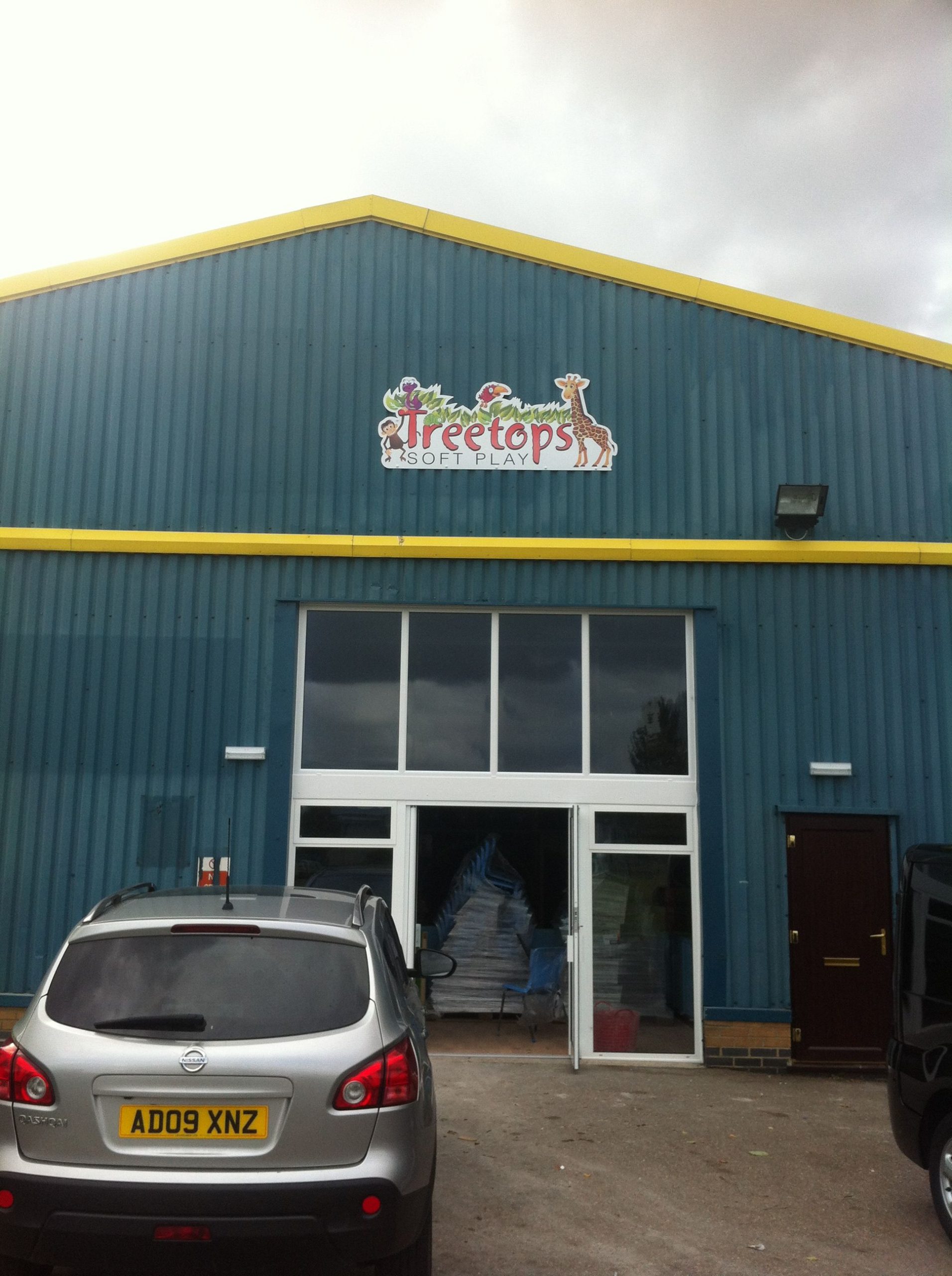 Acrylic Sign Printing: How To Unleash the Power of Your Brand ...